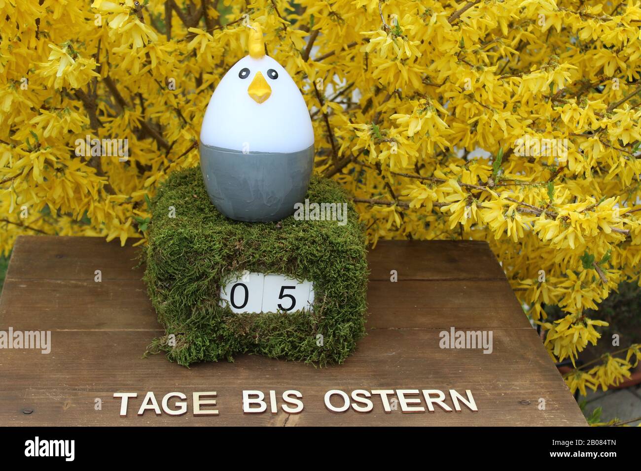 The picture shows an easter countdown with the german text days until ...