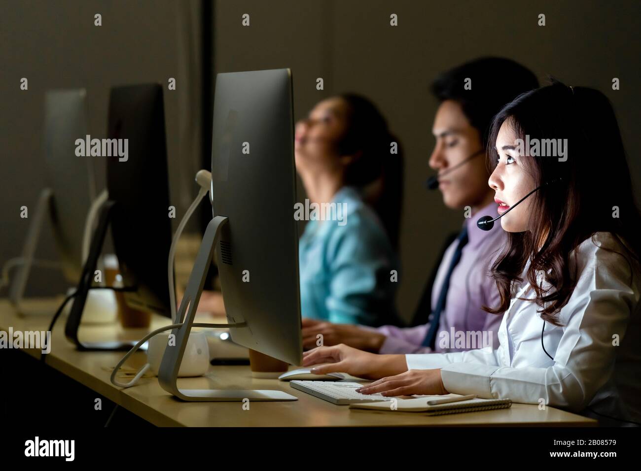 Call center environment hi-res stock photography and images - Alamy