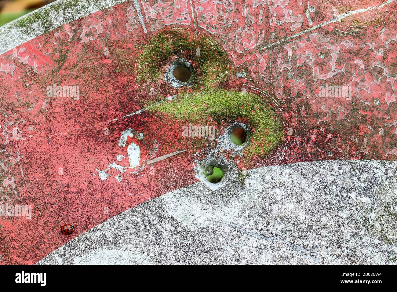 Bullet holes on traffic sign hi-res stock photography and images - Alamy