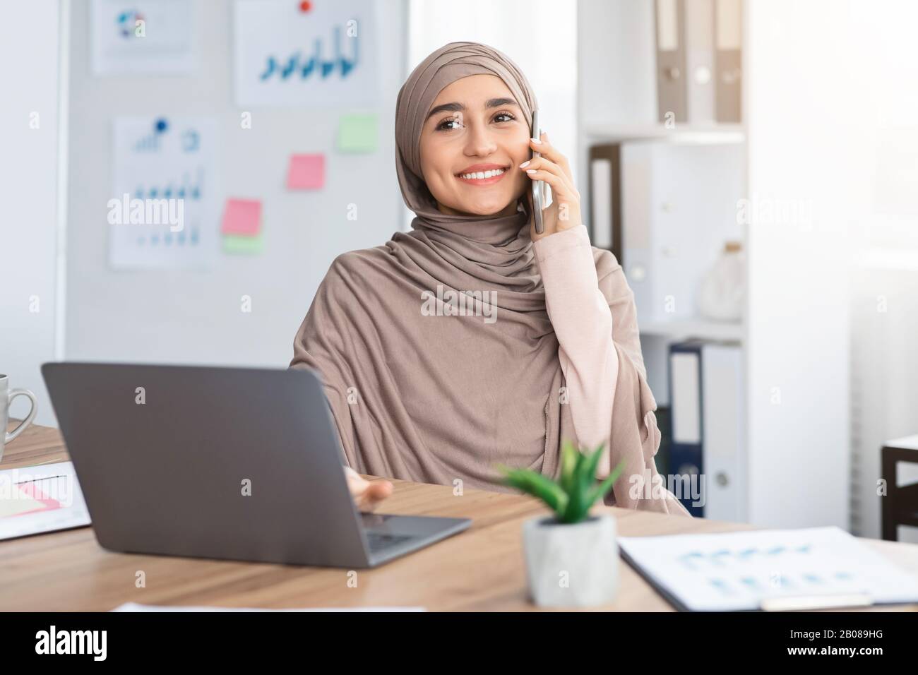 Arabian people hi-res stock photography and images - Alamy