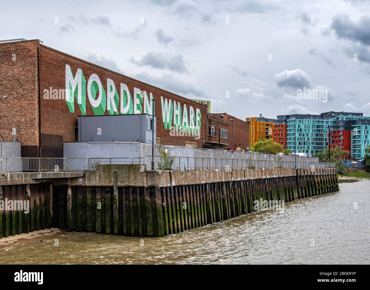 Morden wharf hi-res stock photography and images - Alamy