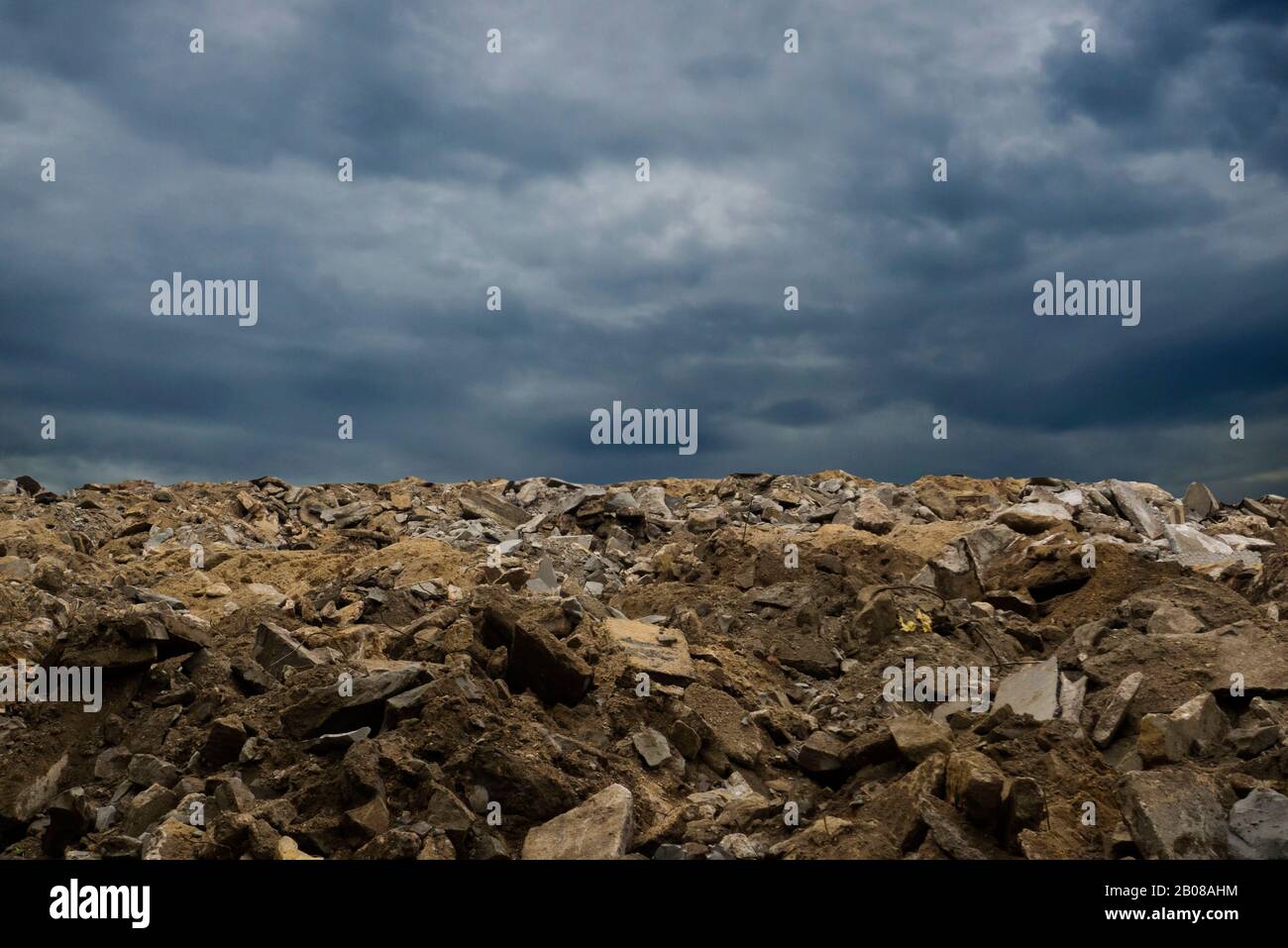 pile of rubble after demolition Stock Photo - Alamy