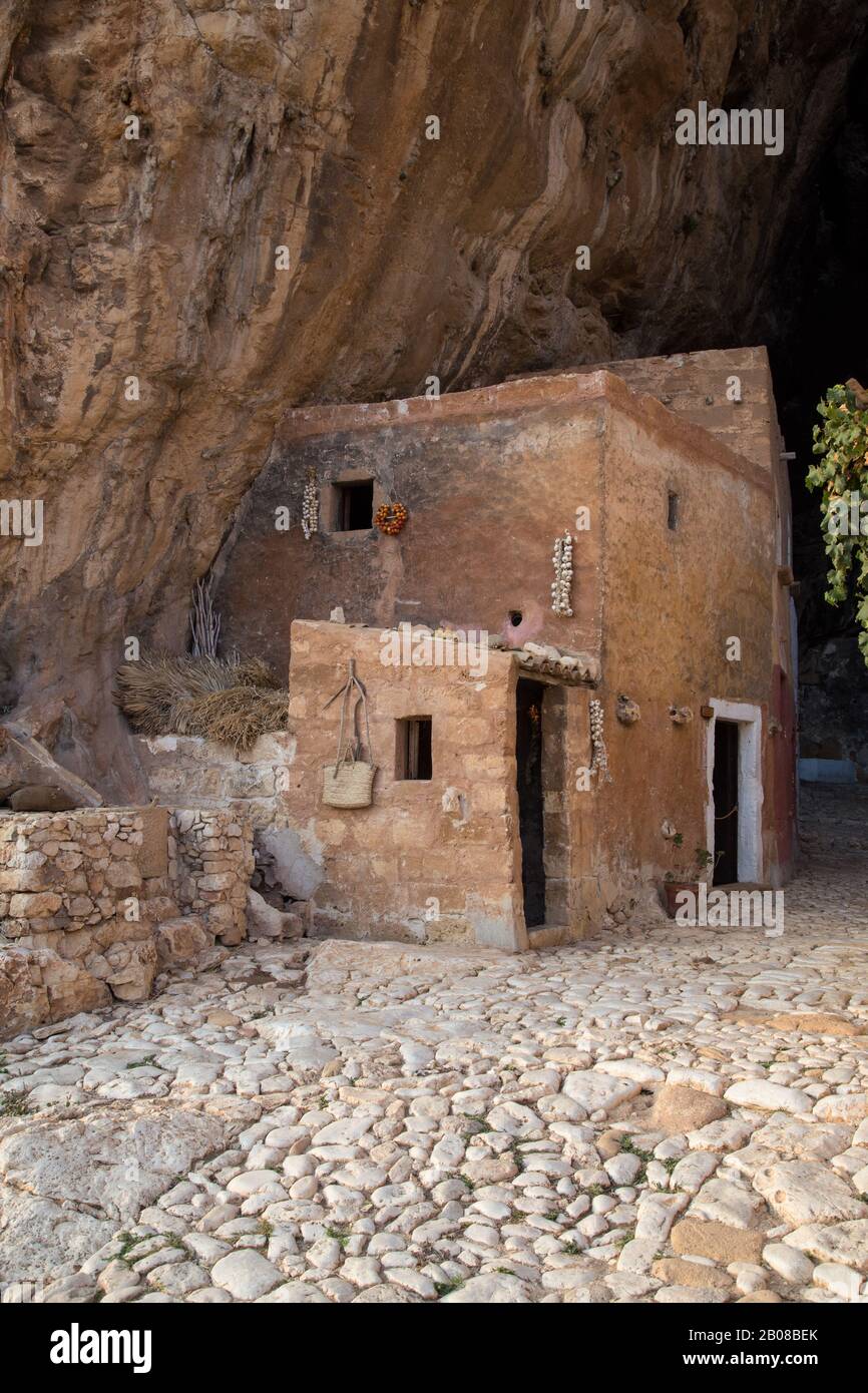 The Scurati Caves - also known as Grotta Mangiapane Stock Photo - Alamy