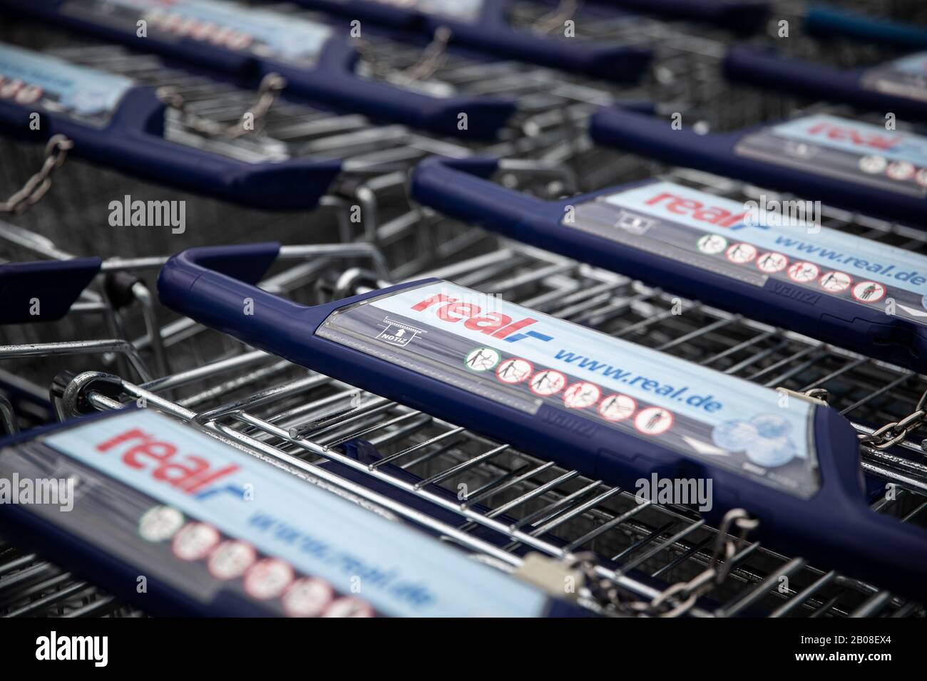 Real logo hi-res stock photography and images - Alamy