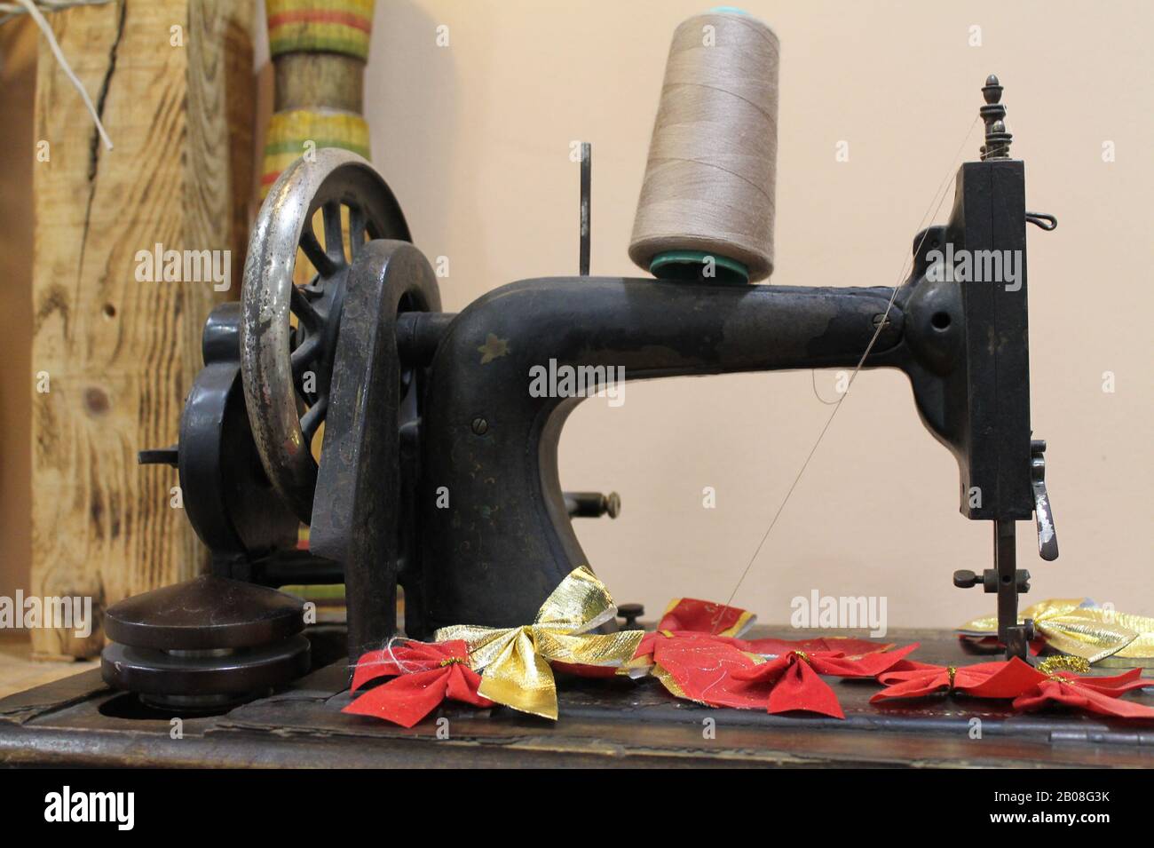 Vintage sewing machine closeup retro design Stock Photo - Alamy