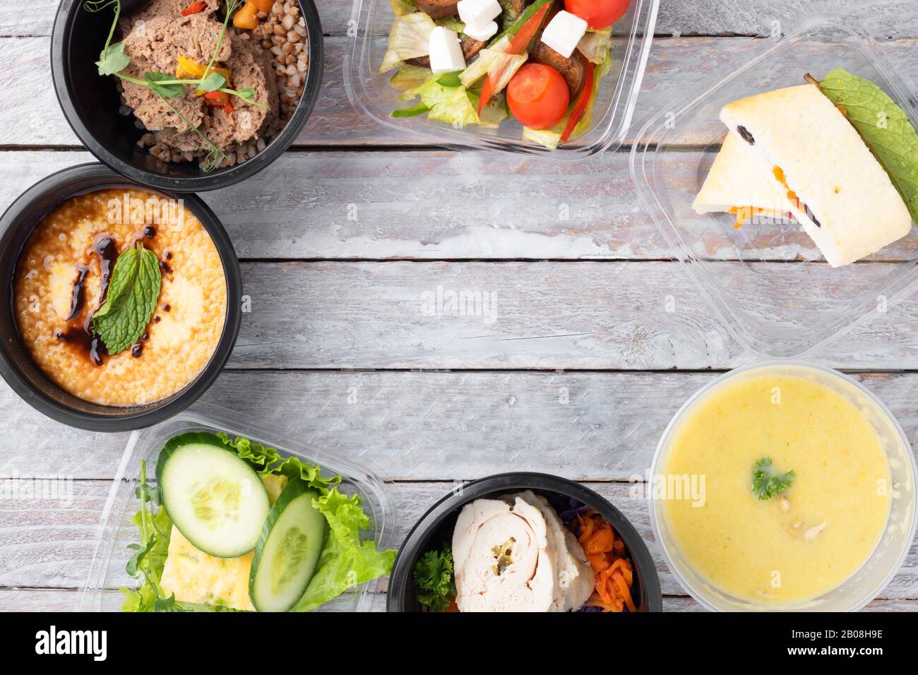 Take away meals in black containers hi-res stock photography and images ...