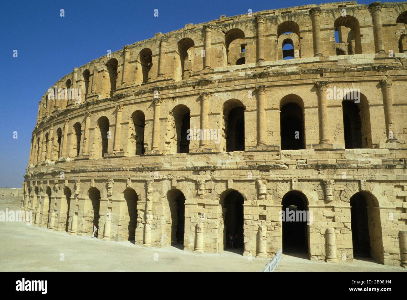 AFRICA, TUNISIA, EL JEM, OLD ROMAN COLISEUM, EXTERIOR VIEW Stock Photo ...