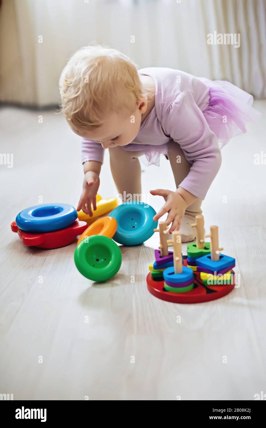 Pod triangle hi-res stock photography and images - Alamy