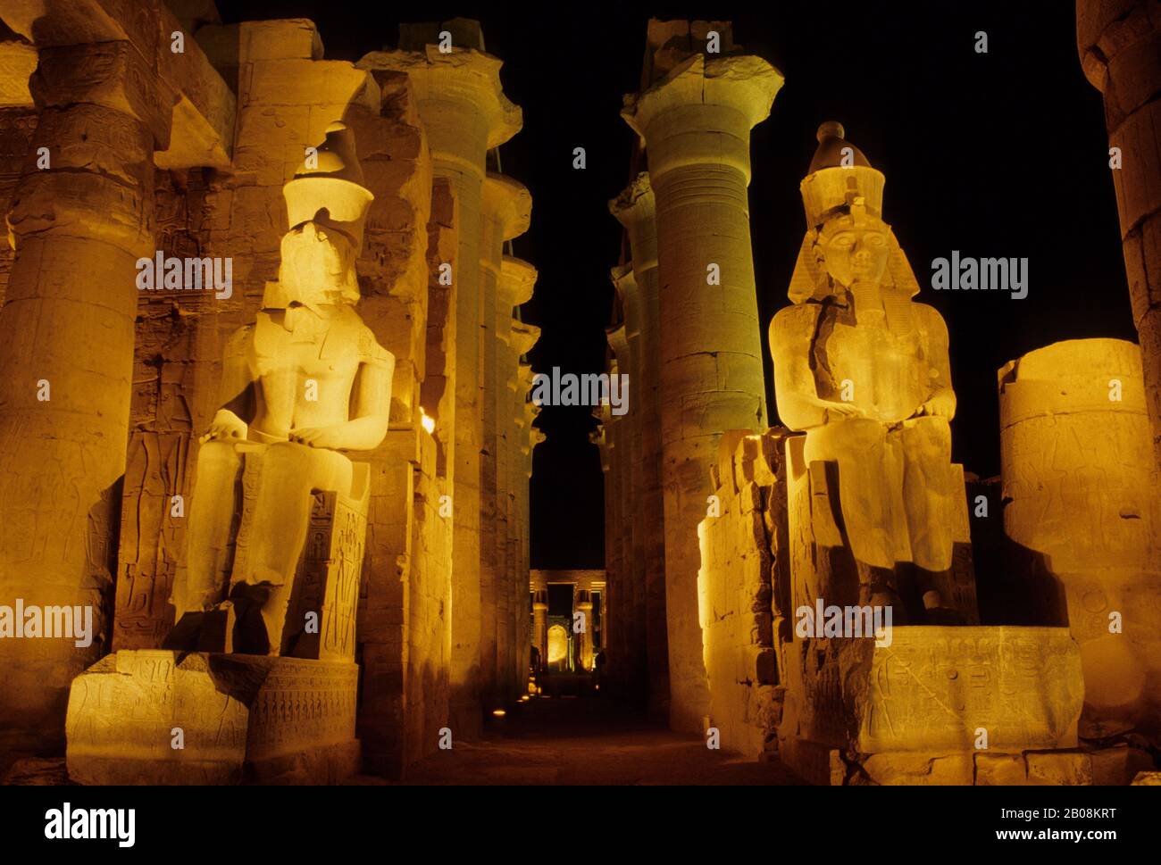EGYPT, LUXOR, TEMPLE OF LUXOR ILLUMINATED AT NIGHT Stock Photo - Alamy