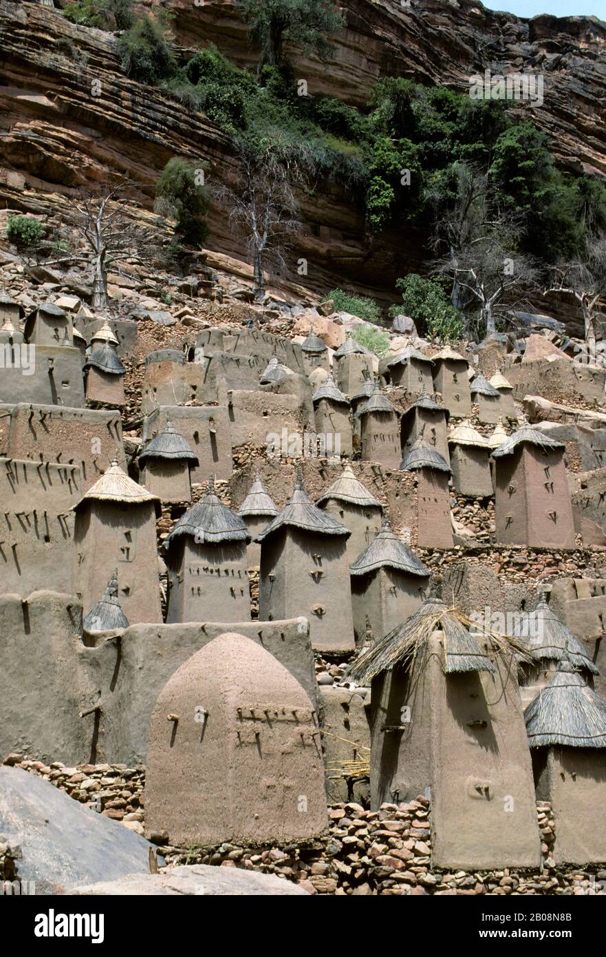 Dogon house hi-res stock photography and images - Alamy