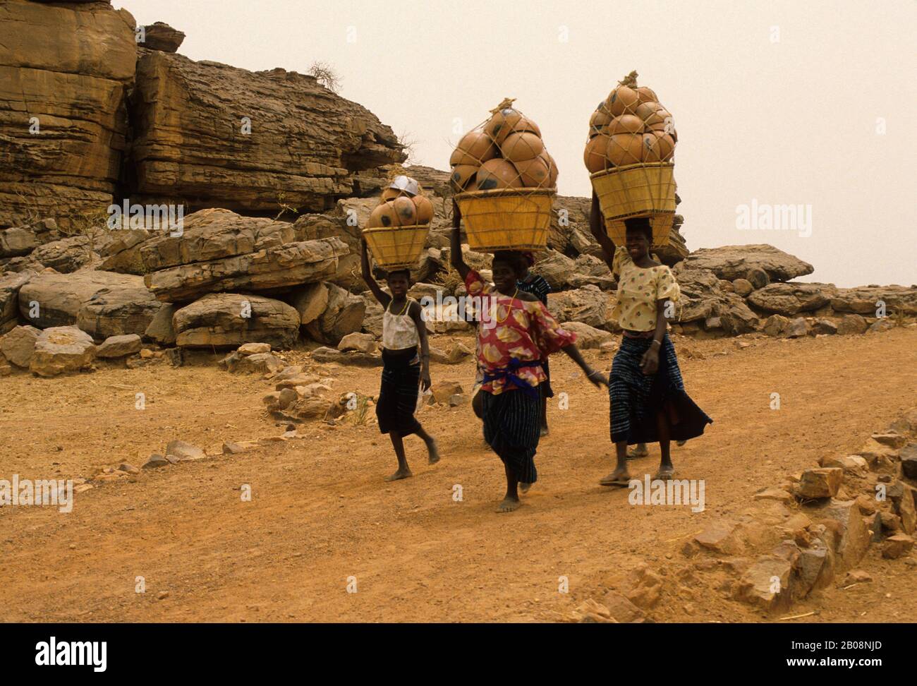 Mali dogon women tribe hi-res stock photography and images - Alamy