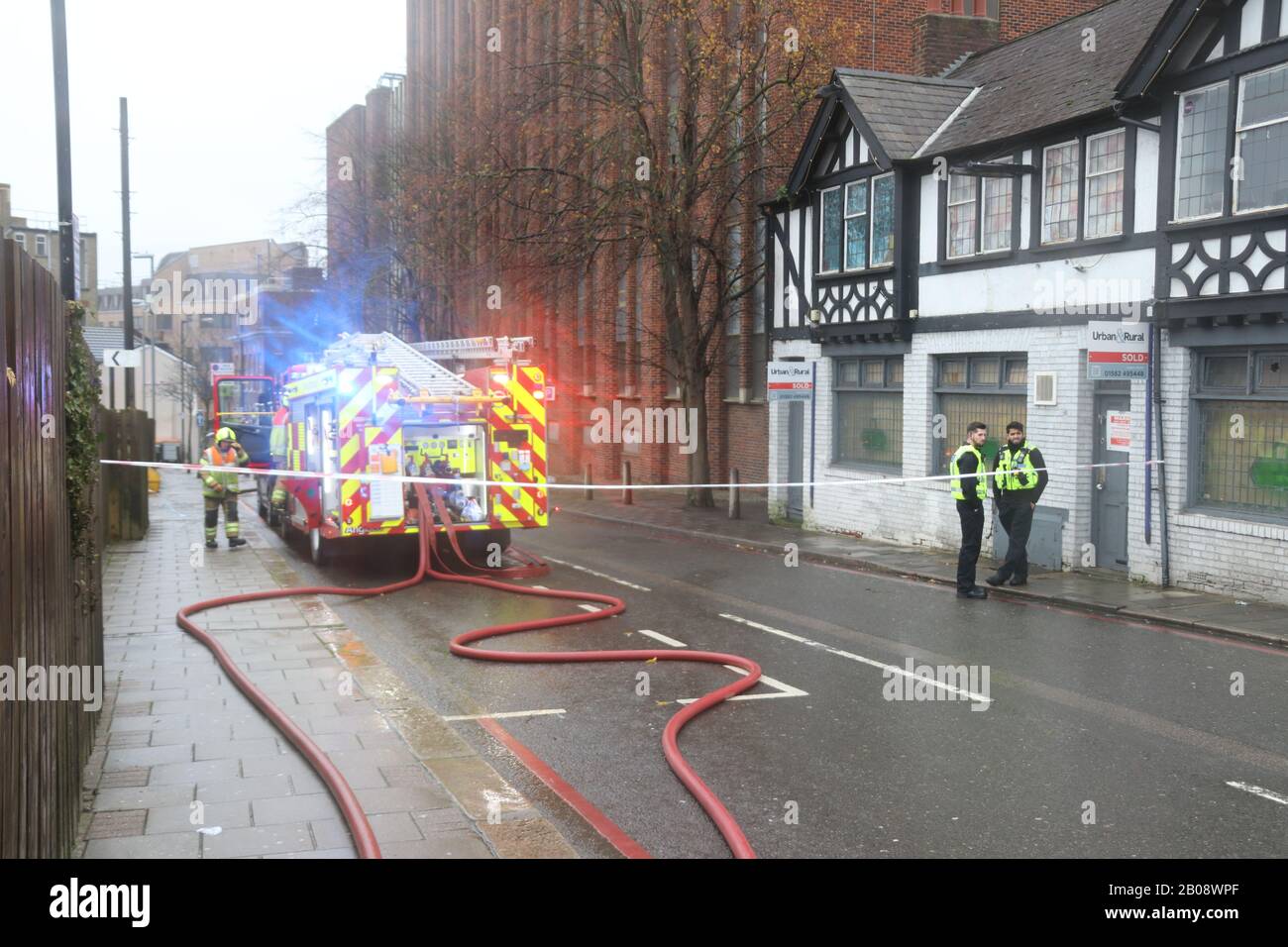 Fire engine emergency blue lights uk hi-res stock photography and ...