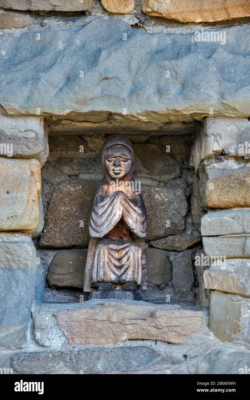 Statue at gate to Saint Jacob the Younger Apostle Church, 1604, Roman ...