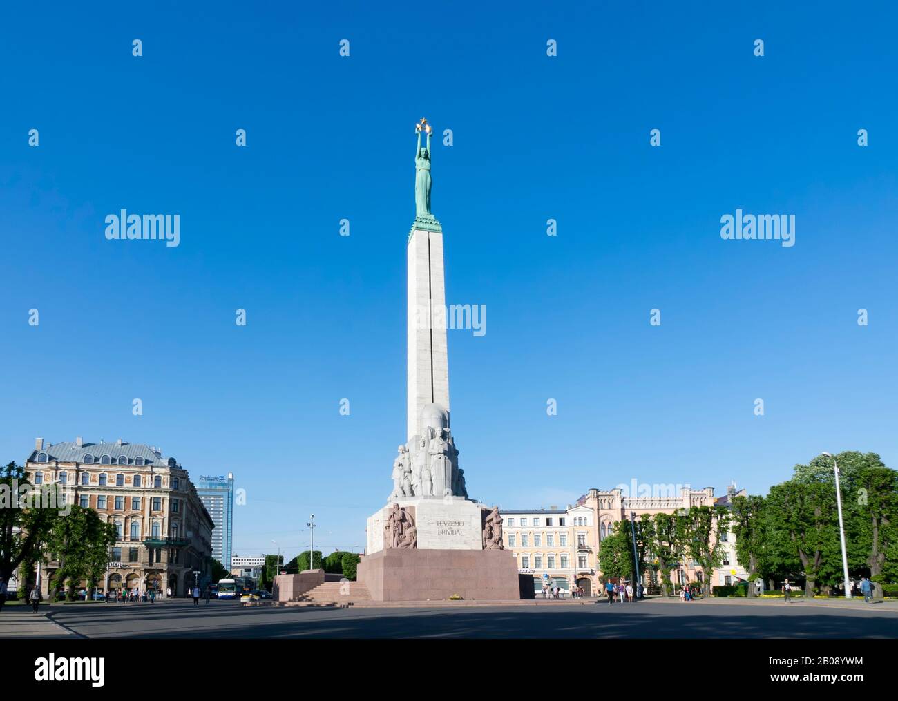 Monument to freedom square hi-res stock photography and images - Alamy