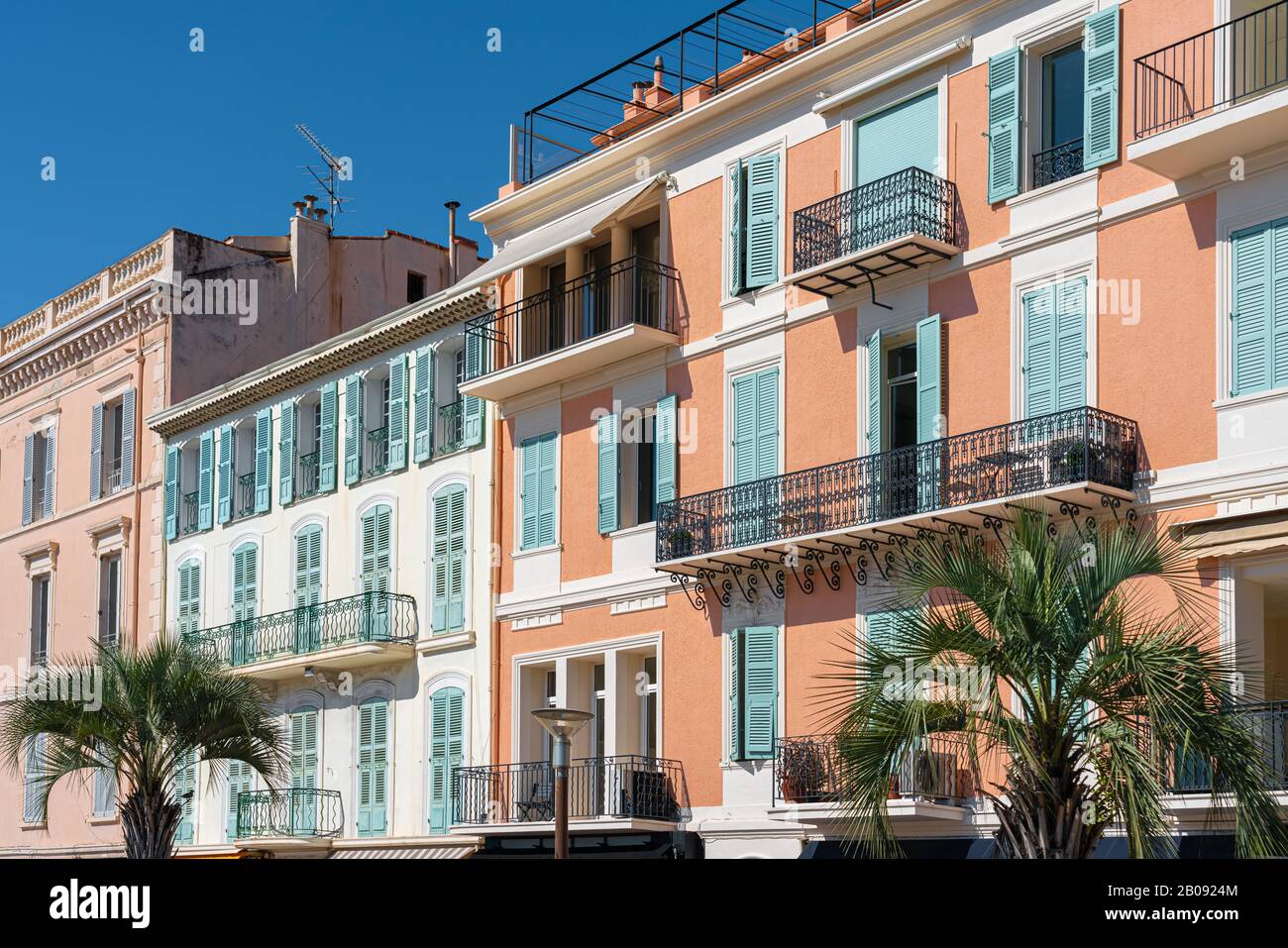 Vintage Architecture Of Historic Houses Downtown City Of Cannes Stock ...