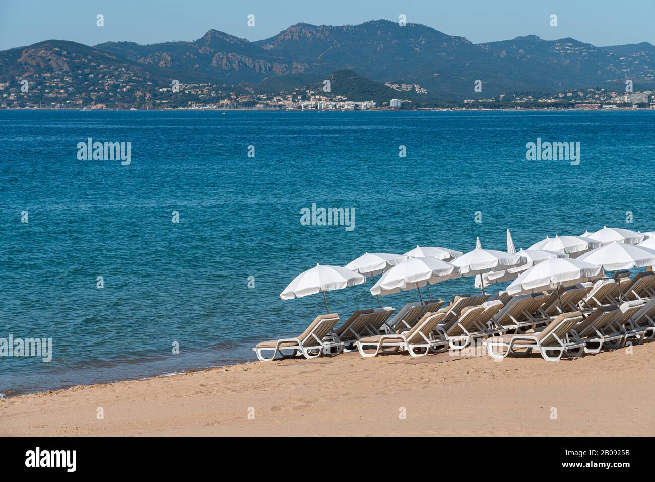 Cannes beach sea hi-res stock photography and images - Alamy