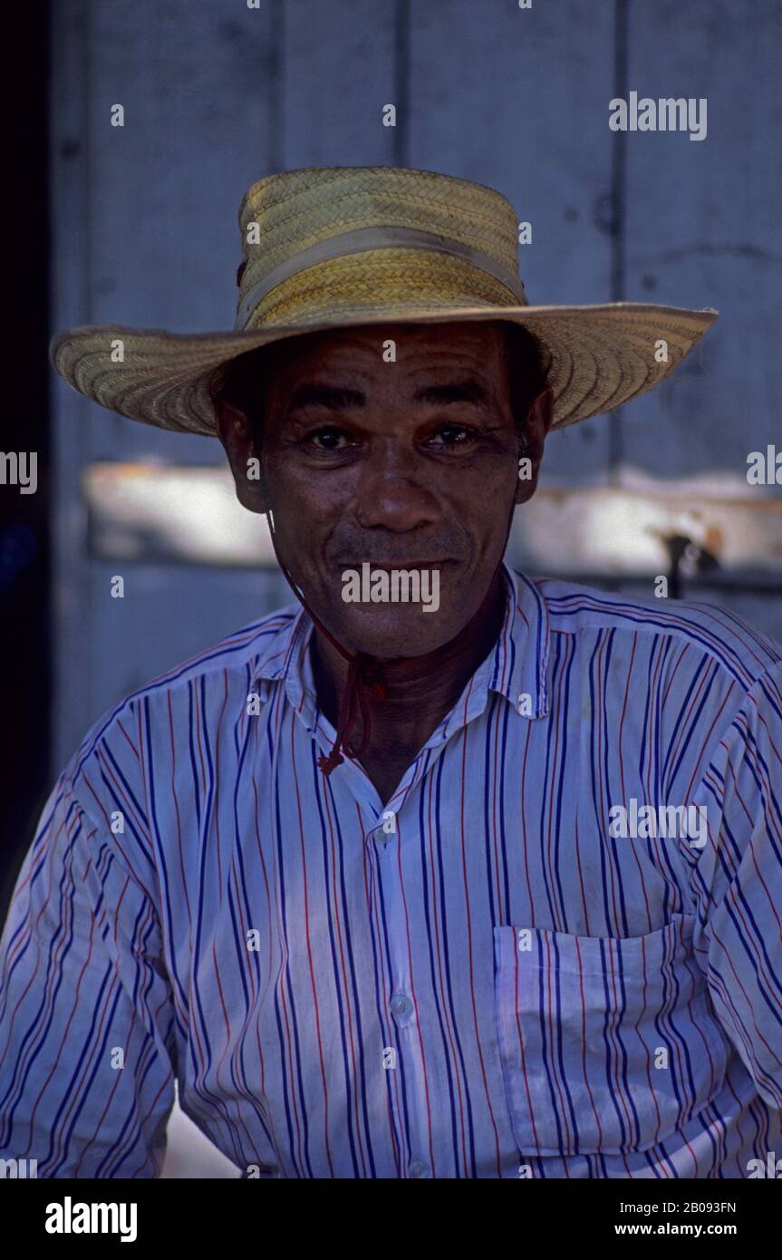 SEYCHELLES, PORTRAIT OF LOCAL MAN Stock Photo - Alamy