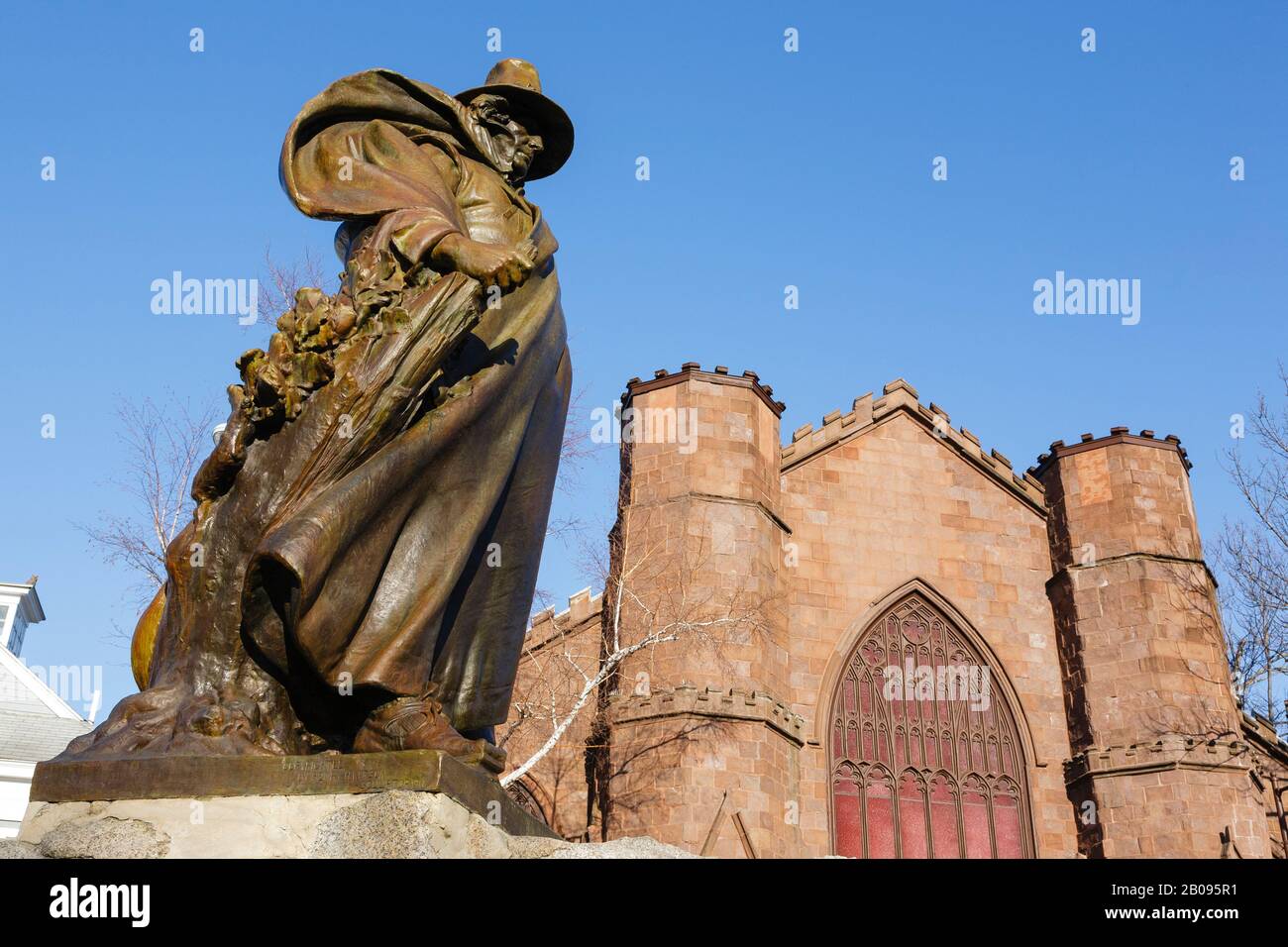 Salem witch museum statue hi-res stock photography and images - Alamy