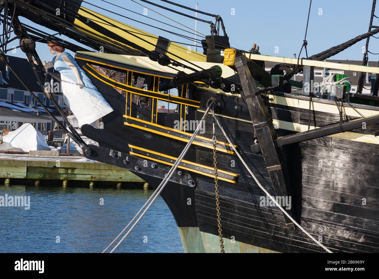 Tall sailing ship salem hi-res stock photography and images - Alamy
