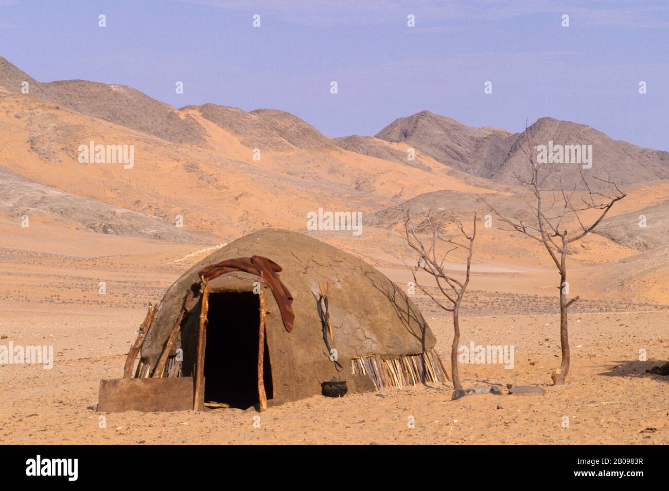 NAMIBIA, SKELETON COAST, HARTMANN VALLEY, NOMADIC HIMBA PEOPLE CAMP ...