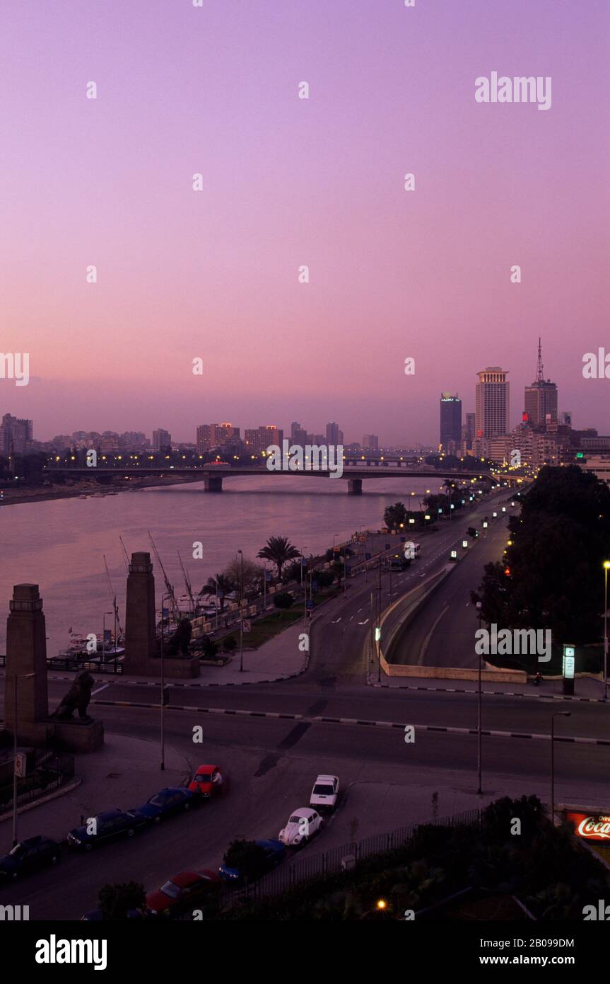 EGYPT, CAIRO, VIEW OF NILE AT DUSK Stock Photo - Alamy