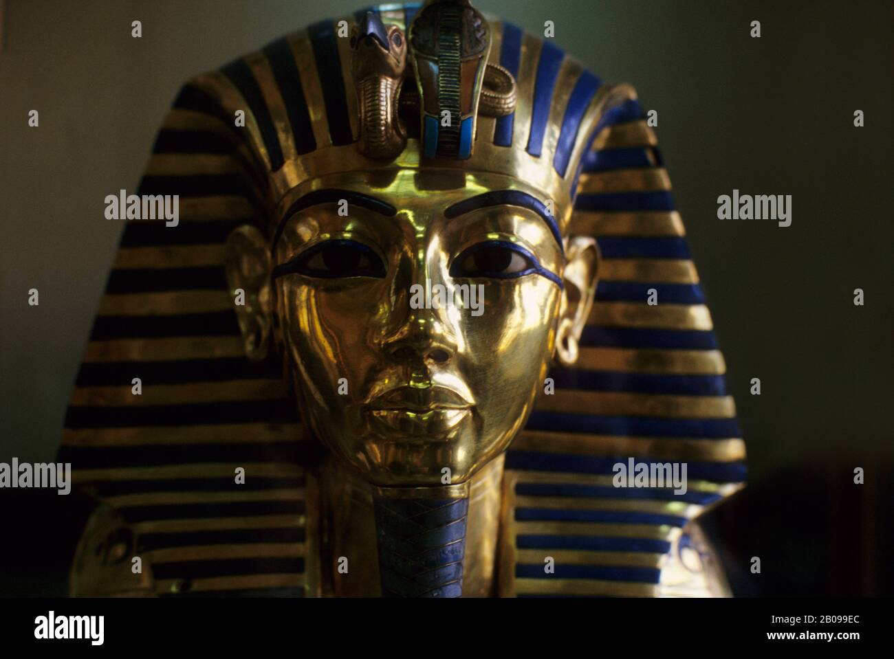 Gold mask tutankhamun egyptian museum hi-res stock photography and ...