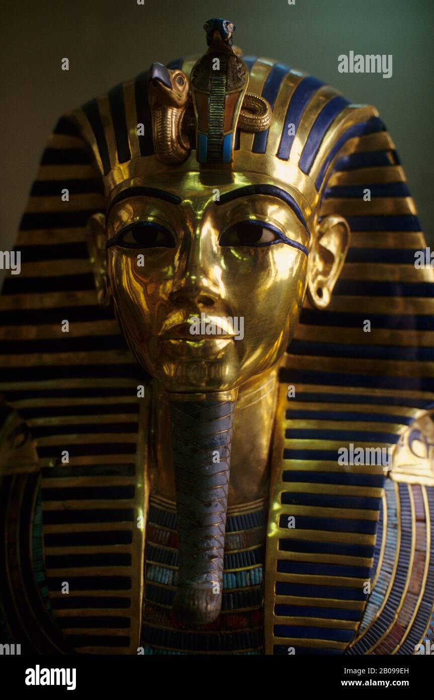 Gold mask tutankhamun egyptian museum hi-res stock photography and ...