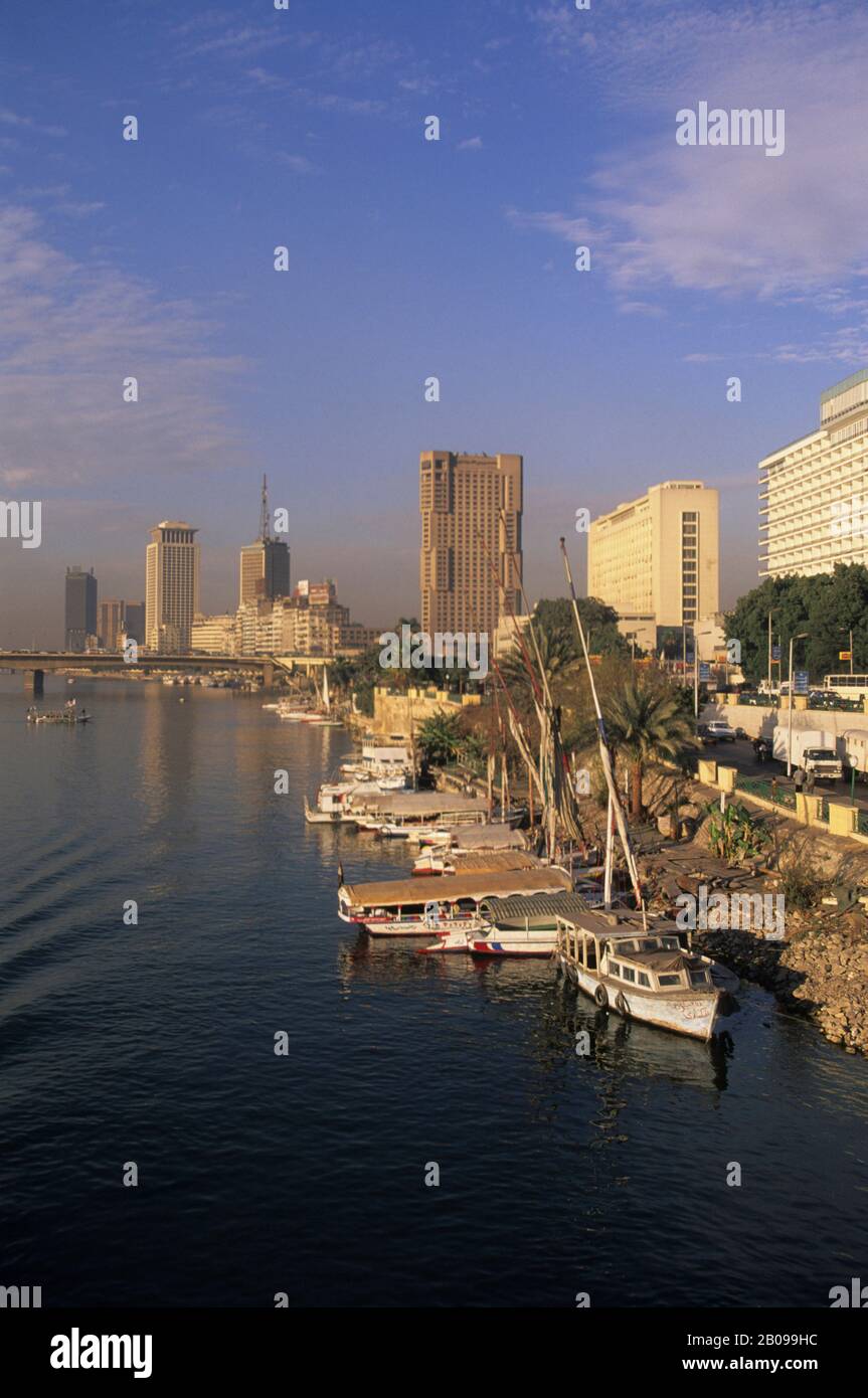 EGYPT, CAIRO, VIEW OF NILE RIVER Stock Photo - Alamy
