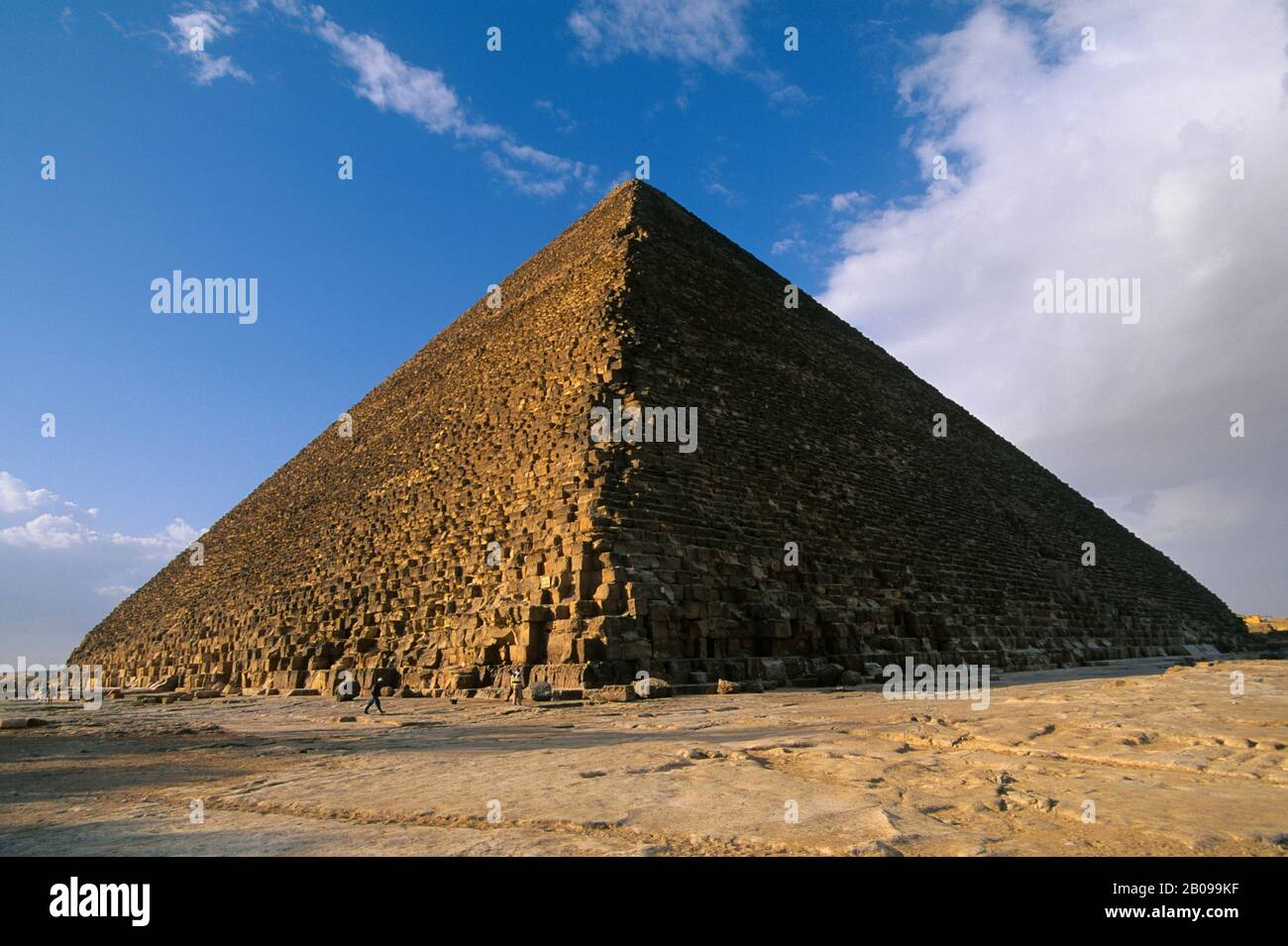 EGYPT, CAIRO, GIZA, CHEOPS PYRAMID Stock Photo - Alamy