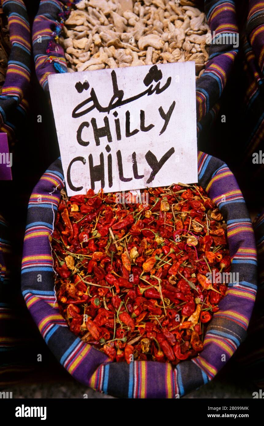 EGYPT, OLD CAIRO, BAZAAR SCENE, CHILI PEPPERS Stock Photo - Alamy