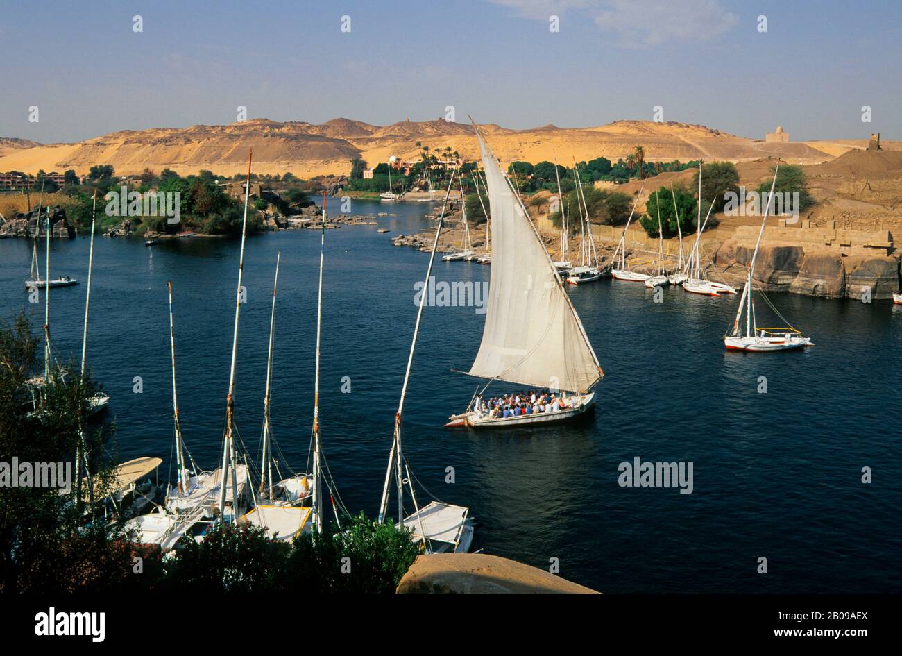 EGYPT, ASWAN, VIEW OF NILE RIVER WITH FELUCCAS Stock Photo - Alamy