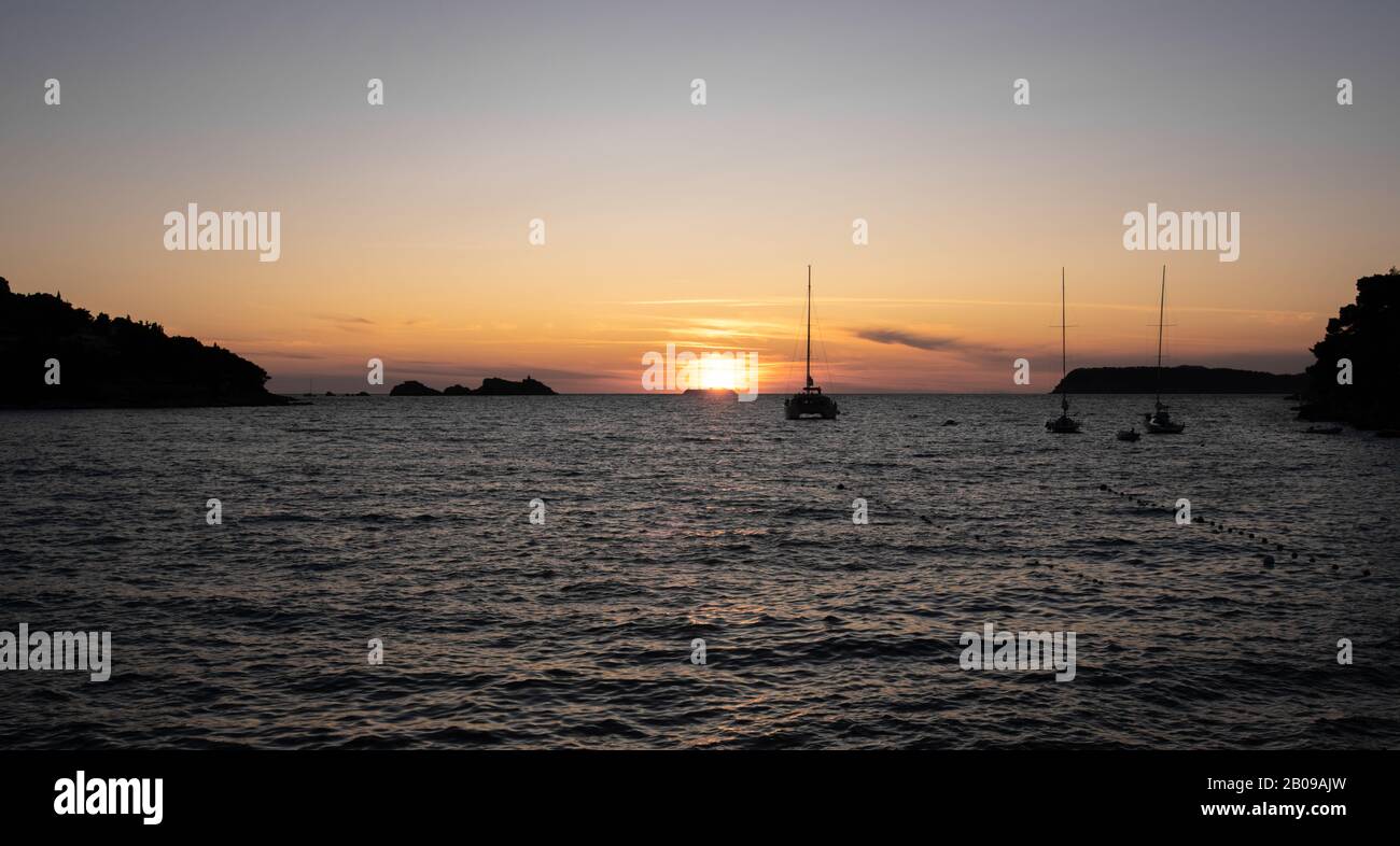 Lapad beach hi-res stock photography and images - Alamy