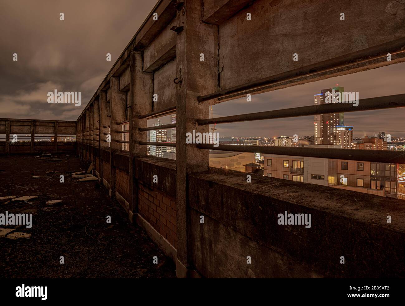 Parapet wall hi-res stock photography and images - Alamy