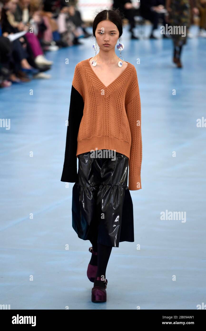 Milan Fashion Week, Woman Fall Winter. 2020 2021 Milan, Women's Fashion ...