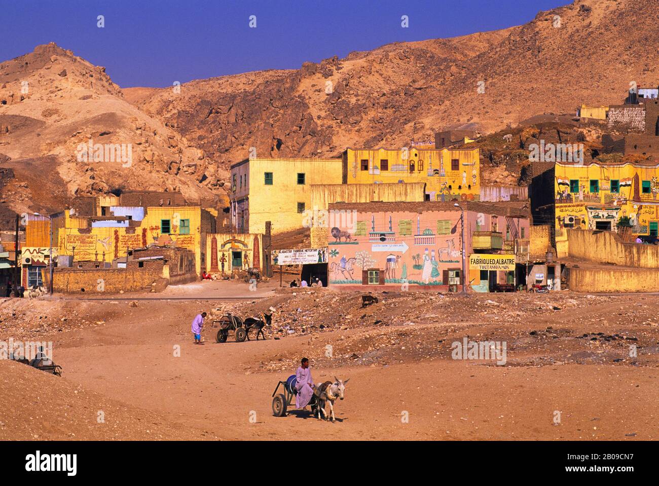 EGYPT, NILE RIVER, NEAR LUXOR, WEST BANK, VILLAGE Stock Photo - Alamy