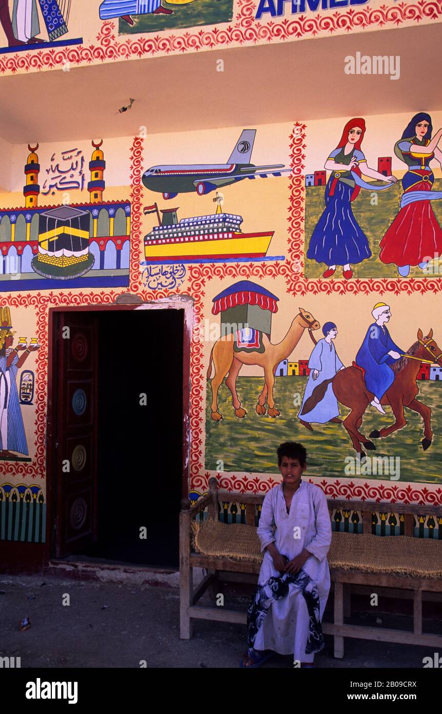 EGYPT, NILE RIVER, NEAR LUXOR, WEST BANK, PAINTED HOUSE TELLING STORY ...