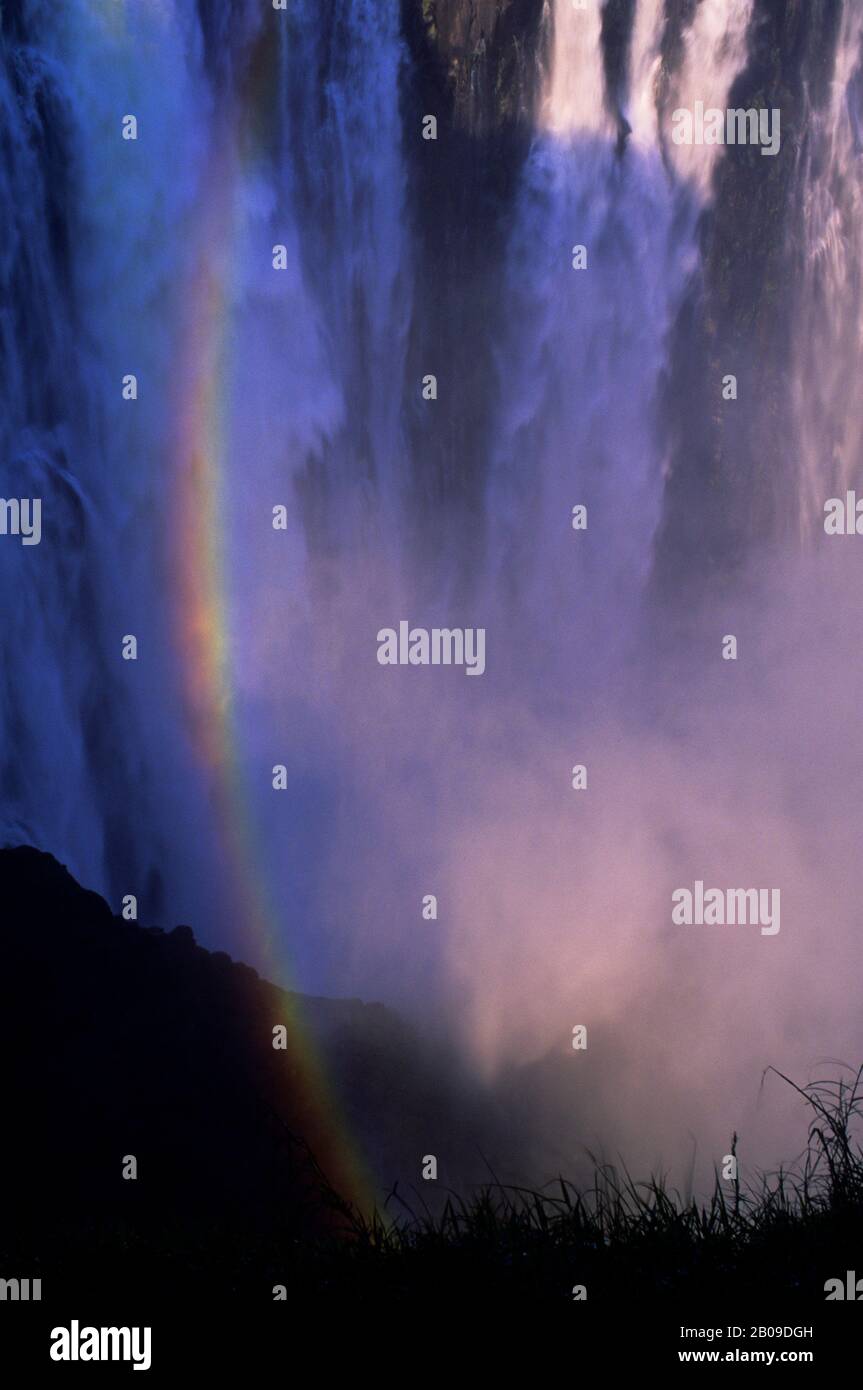ZIMBABWE, VICTORIA FALLS, ZAMBEZI RIVER, DETAIL WITH RAINBOW Stock ...