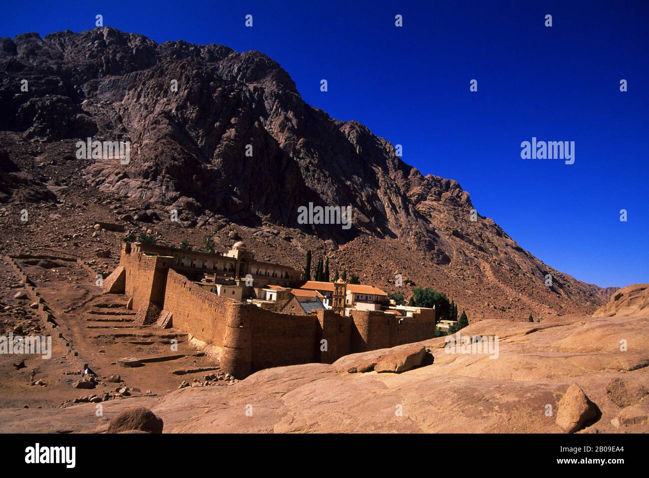 EGYPT, SINAI PENINSULA, VIEW OF ST. CATHERINE'S MONASTERY, FOUNDED IN ...