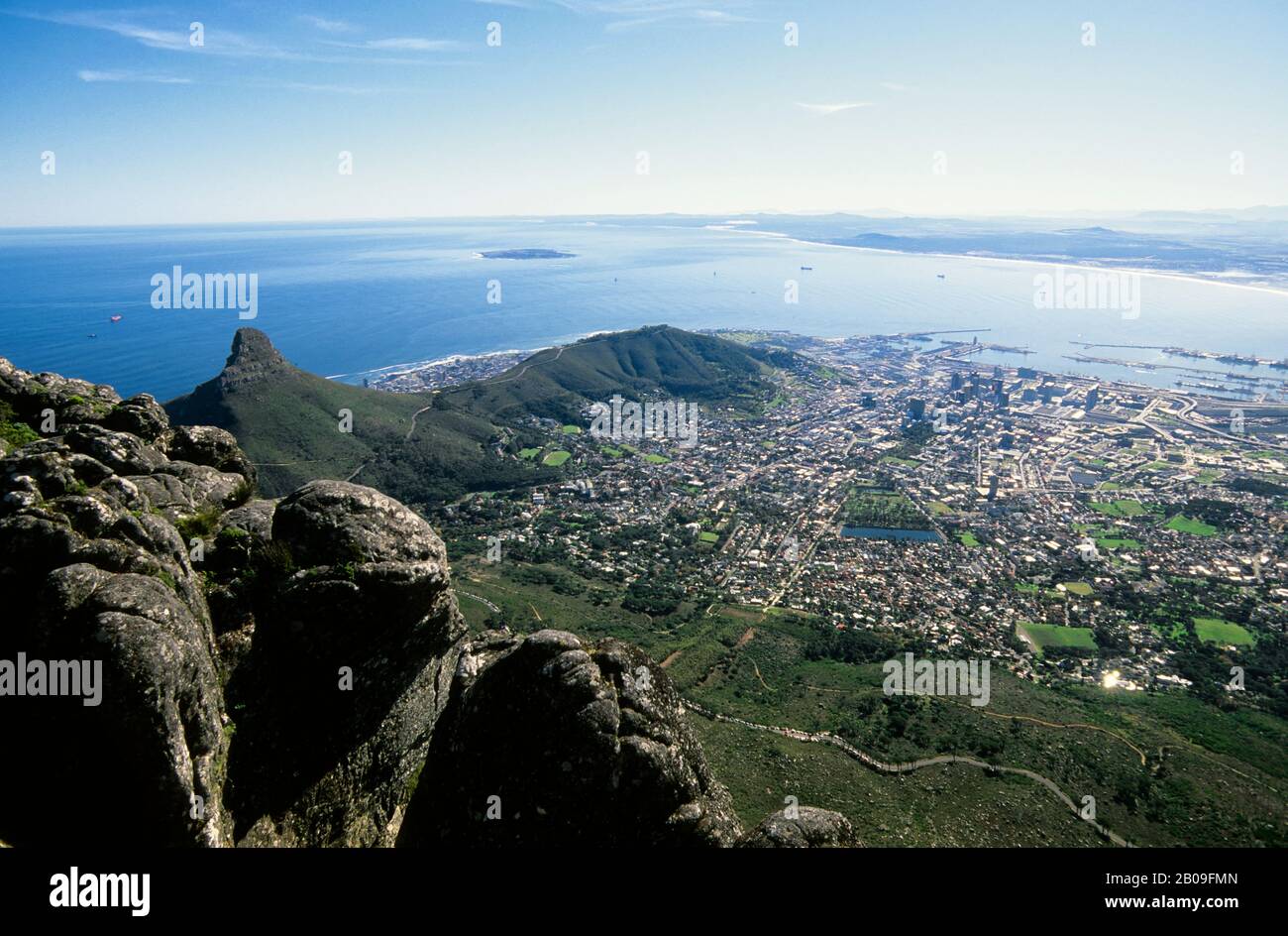 SOUTH AFRICA, CAPE TOWN, TABLE MOUNTAIN, VIEW OF CAPE TOWN Stock Photo ...