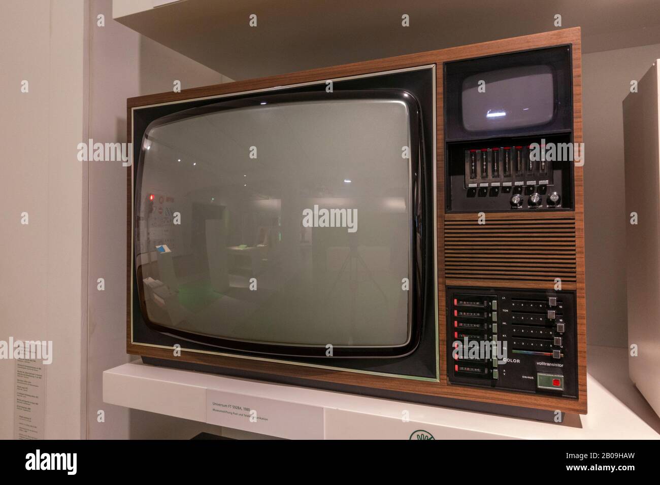 1980 television hi-res stock photography and images - Alamy