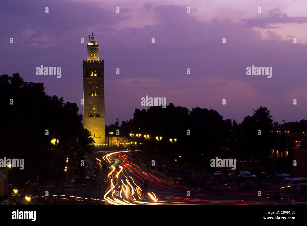 MOROCCO, MARRAKECH, CITY SQUARE, DJEMAA EL-FNA SQUARE, VIEW OF ...
