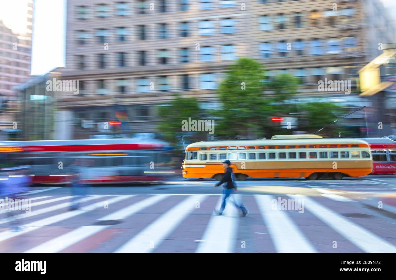 Trolleybuses hi-res stock photography and images - Alamy