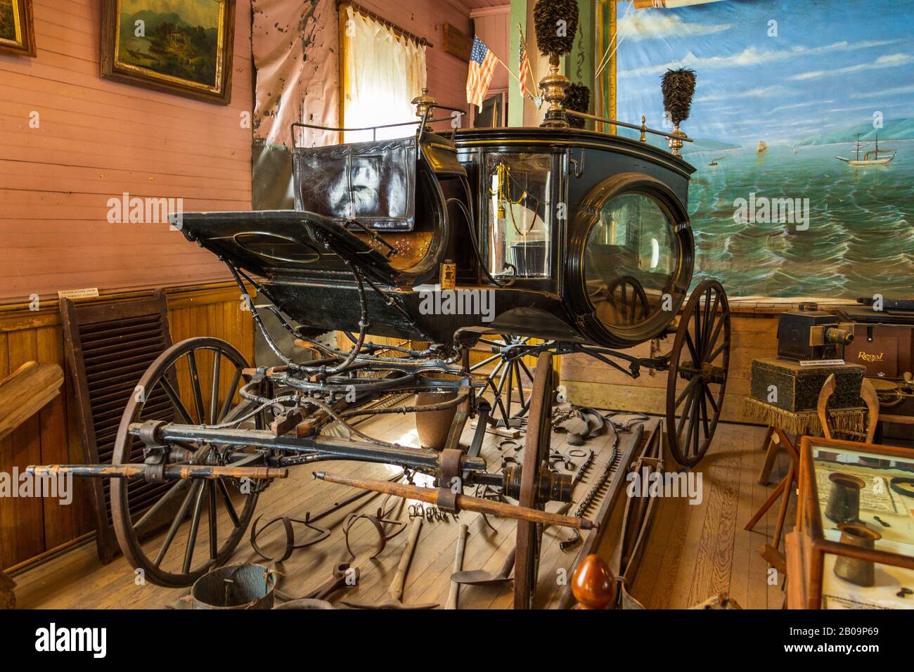 Stagecoach interior hi-res stock photography and images - Alamy