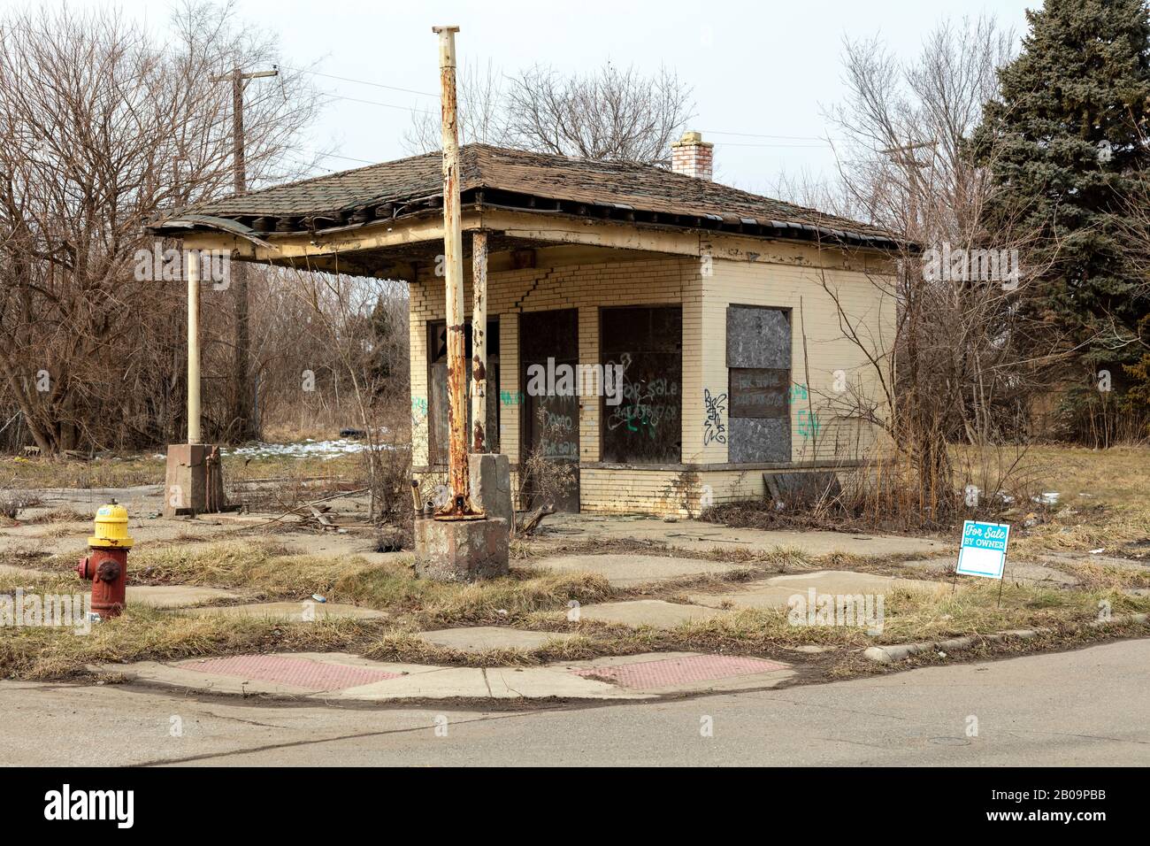 Run down house detroit hi-res stock photography and images - Alamy