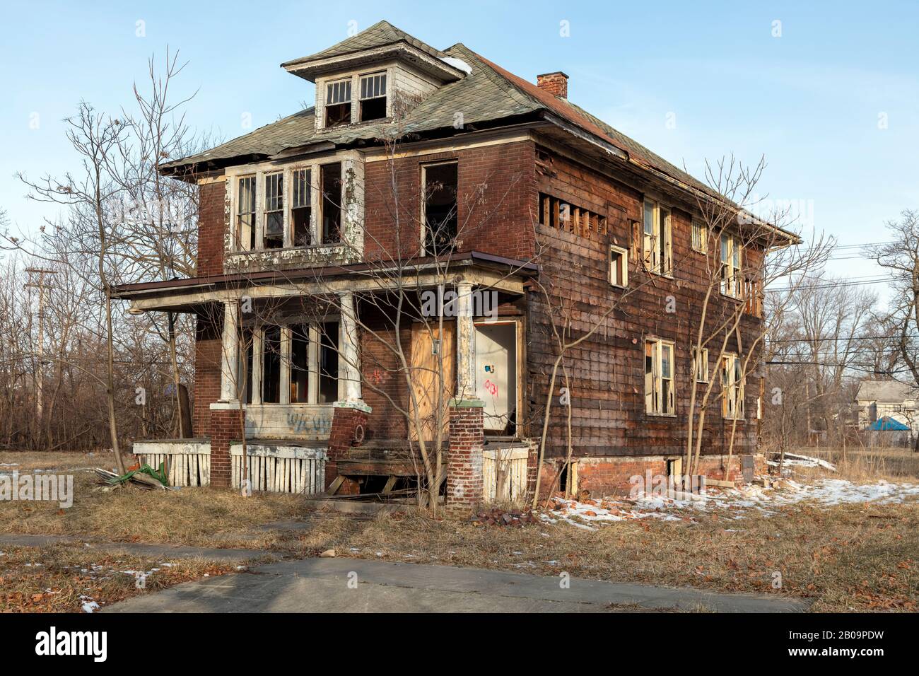 Run down house detroit hi-res stock photography and images - Alamy