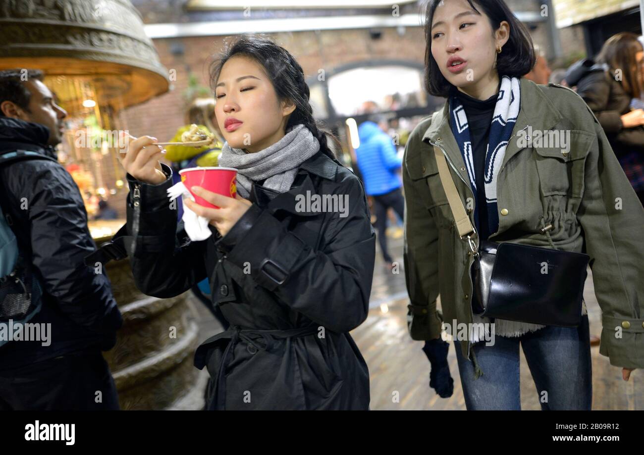 Asian women in the uk hi-res stock photography and images - Alamy
