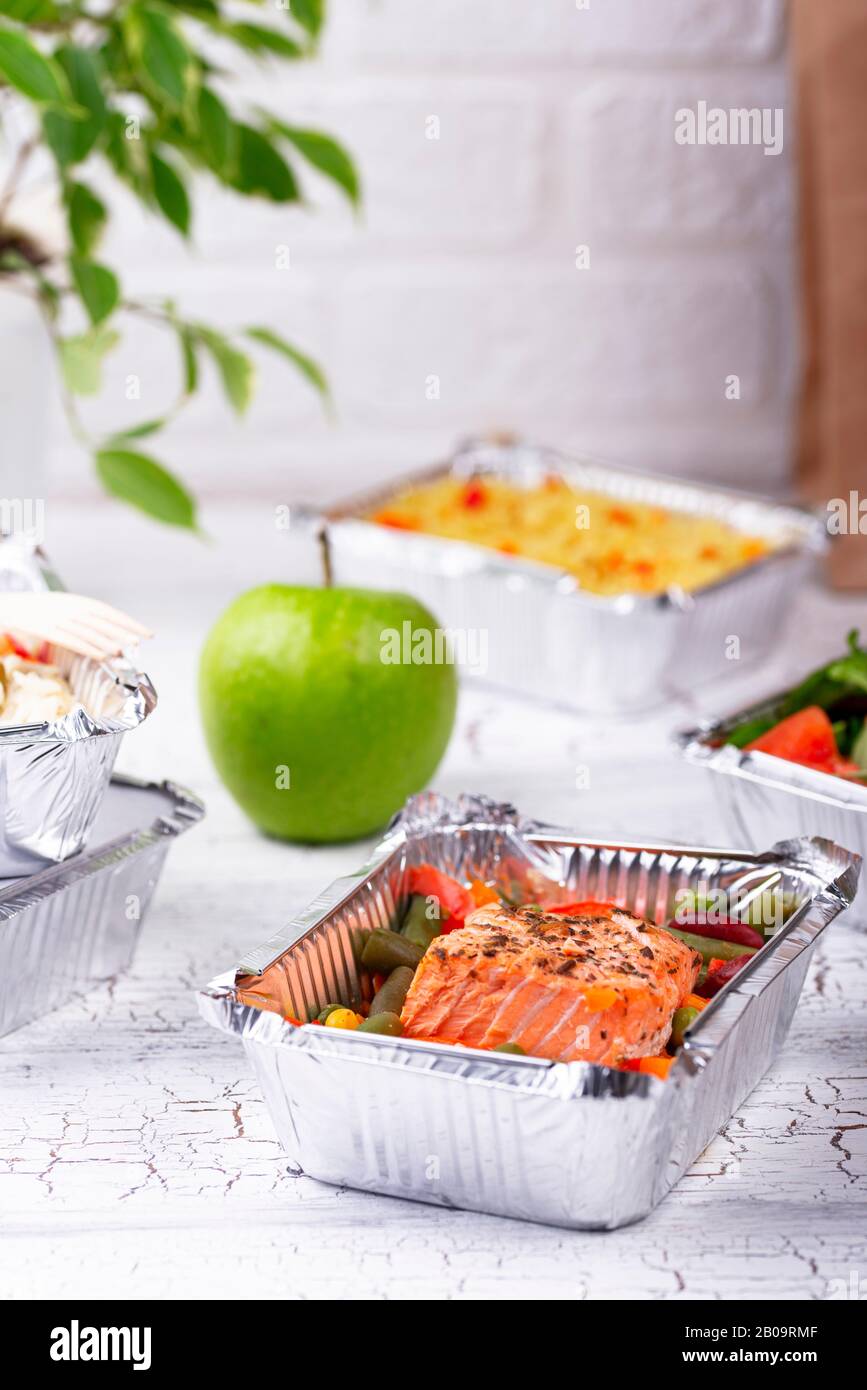 Food delivery concept. Lunch in container Stock Photo - Alamy