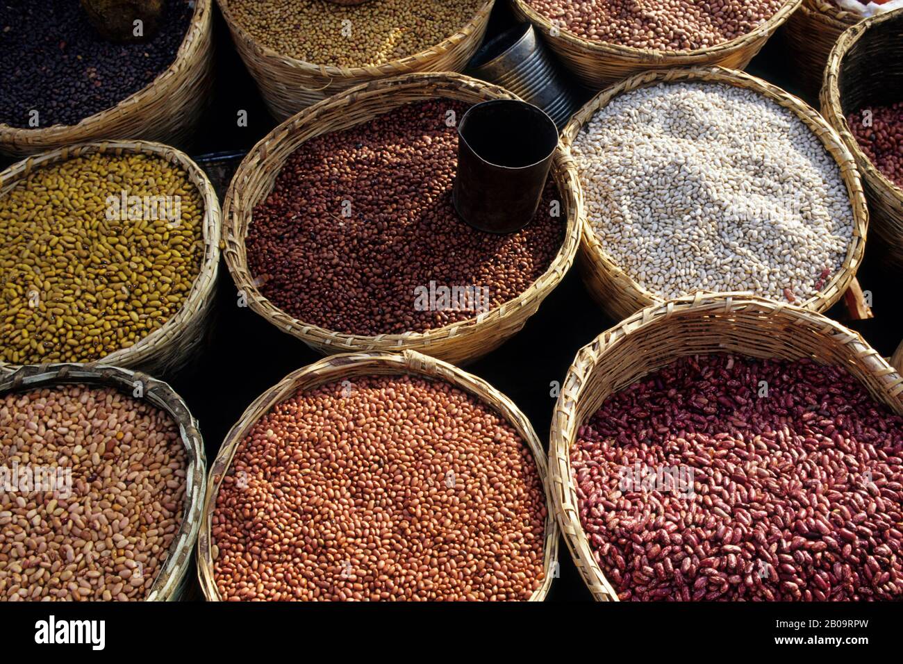 Uganda basket hi-res stock photography and images - Alamy