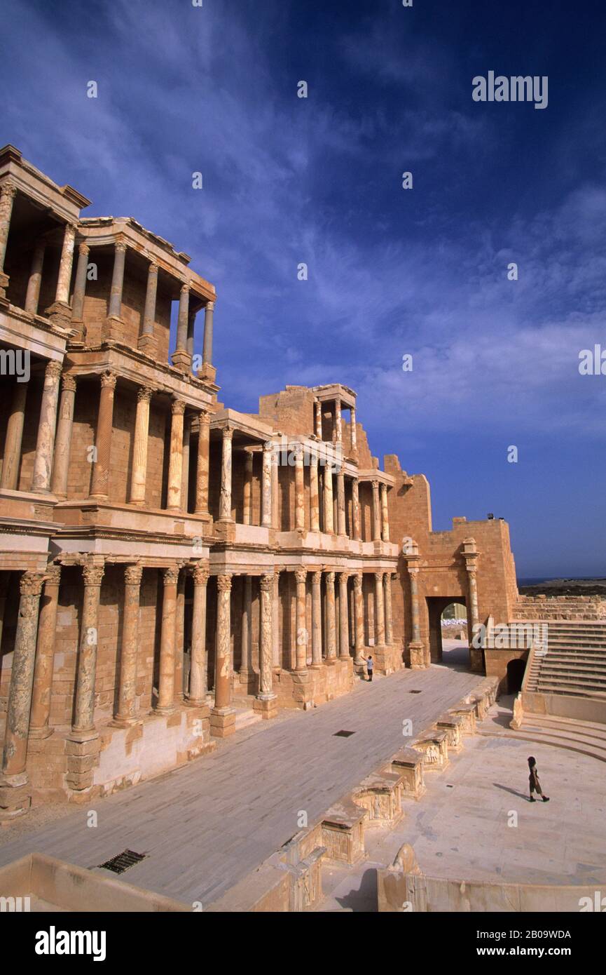 LIBYA, NEAR TRIPOLI, SABRATHA, ROMAN THEATRE (2ND CENTURY AD), TOURISTS Stock Photo - Alamy