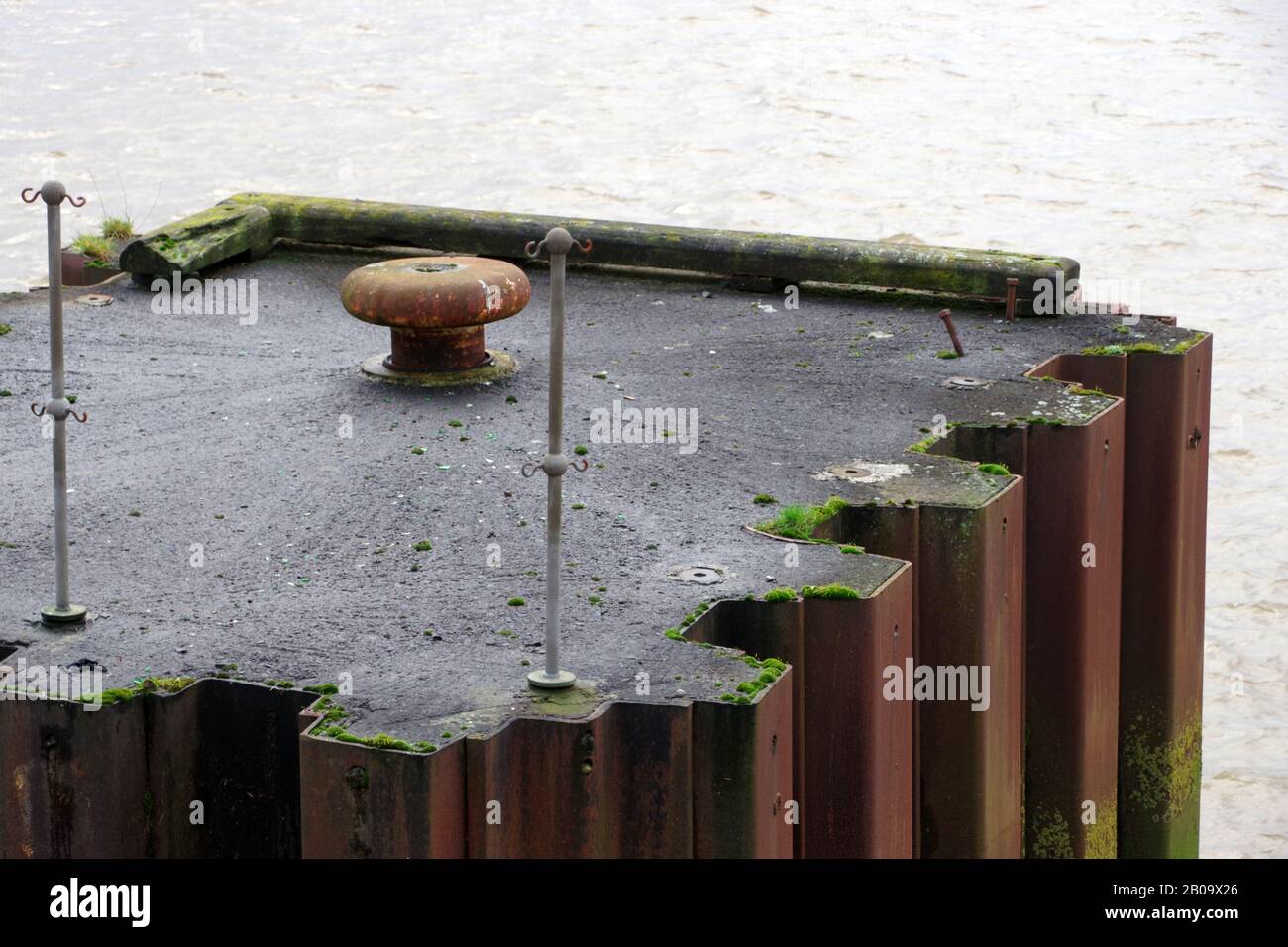 Ships bollard hi-res stock photography and images - Alamy